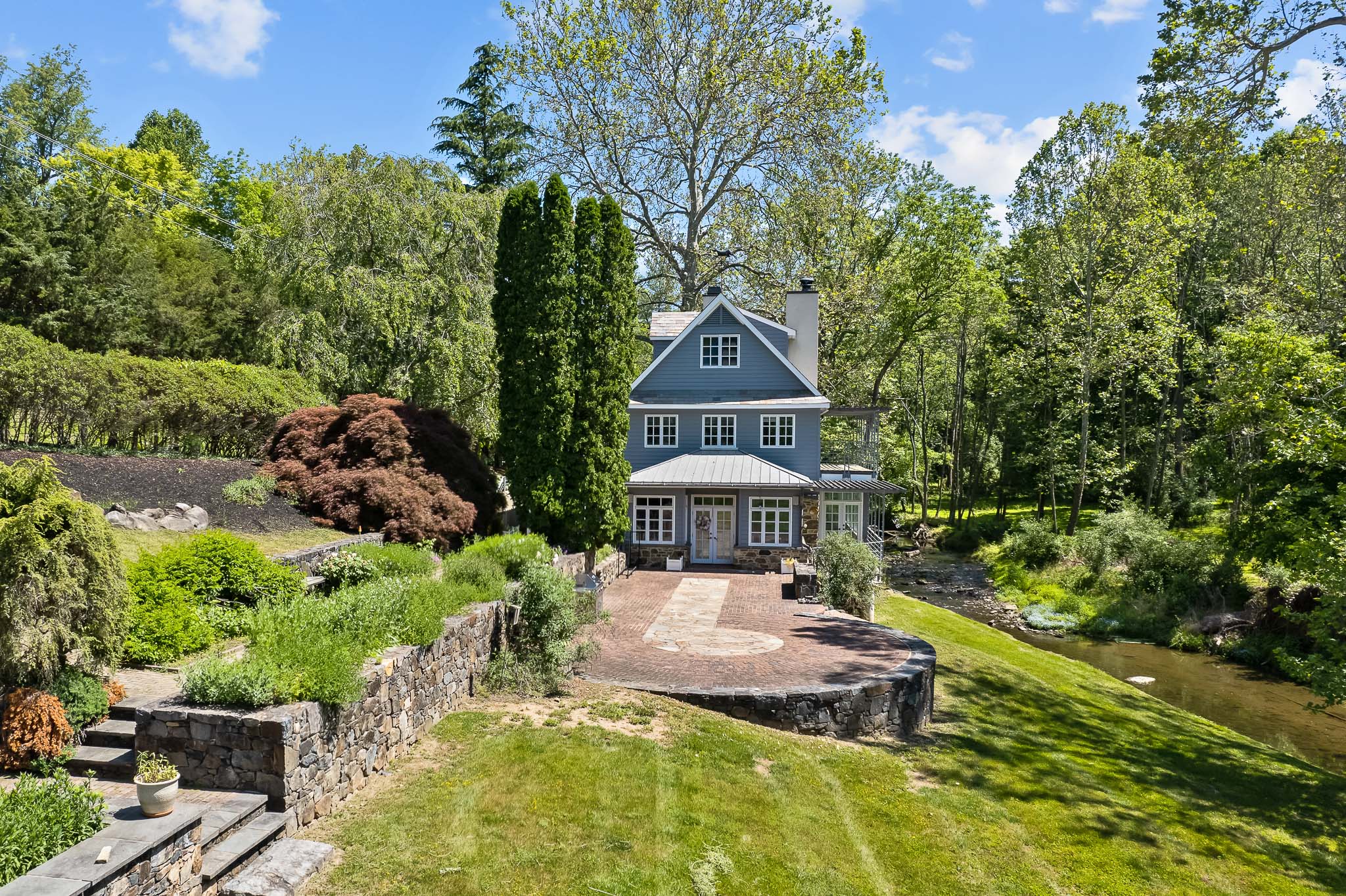 Home [harrisonpropertiesltd.managebuilding.com]